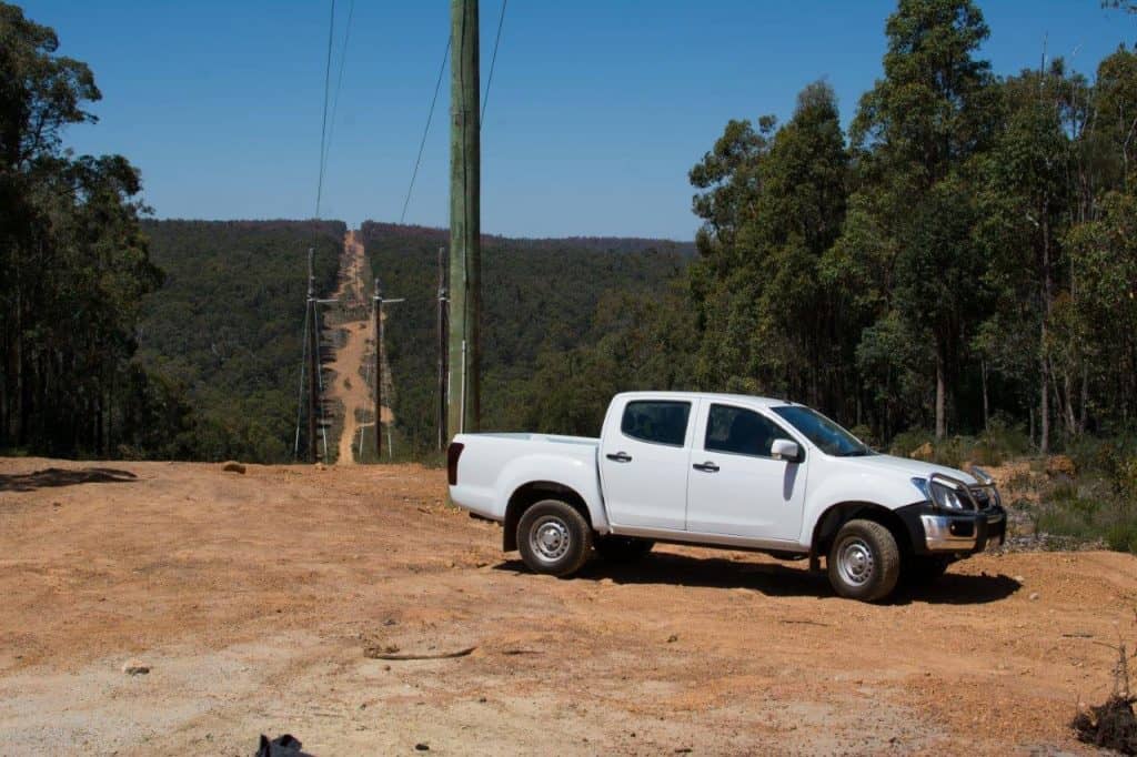 Fitting out our Dmax gull wing canopy