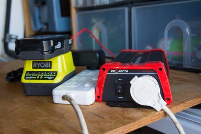 Dual battery setup in a 4WD; what options do you have?