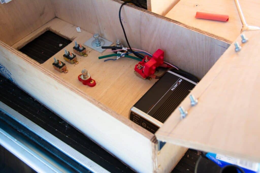 Projecta IDC25 DCDC charger review (it’s not good)