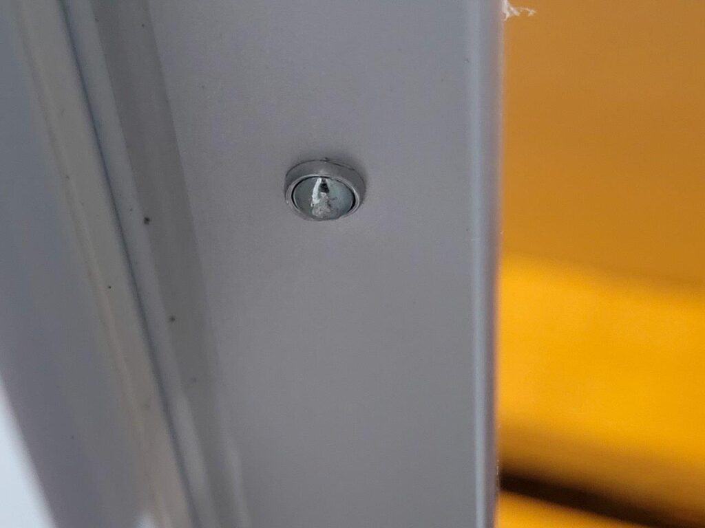 Caravan solar panels; how to mount them correctly so they stay on