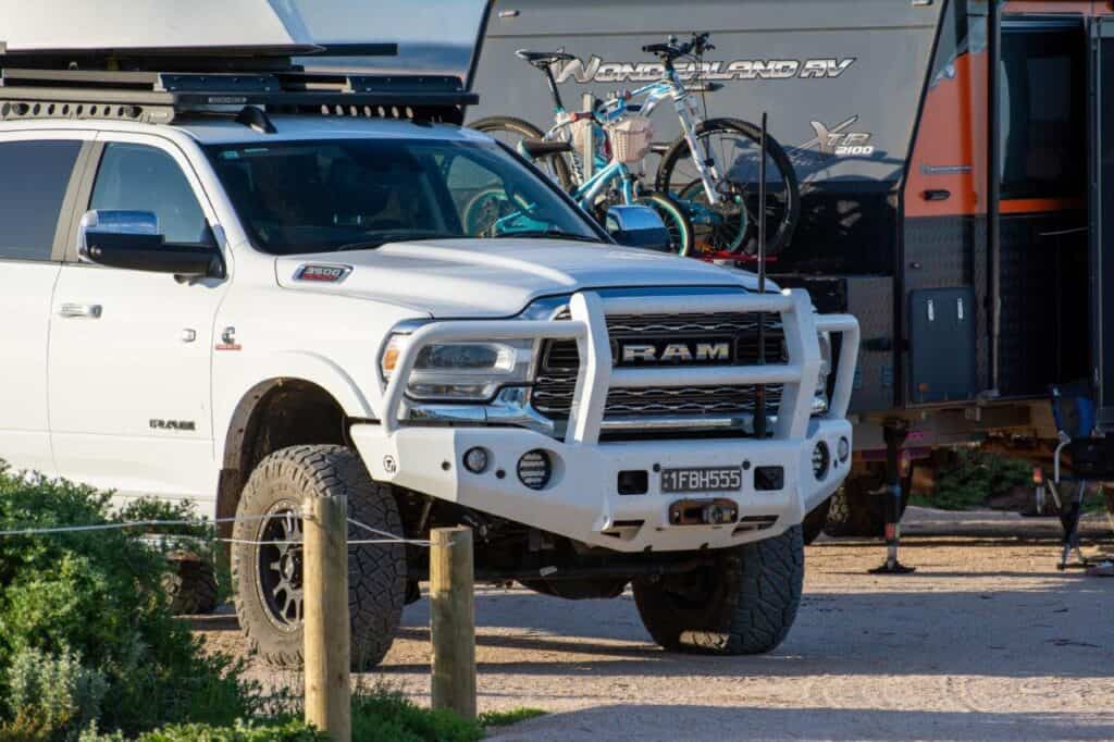 Can you travel Australia on $800 per week?