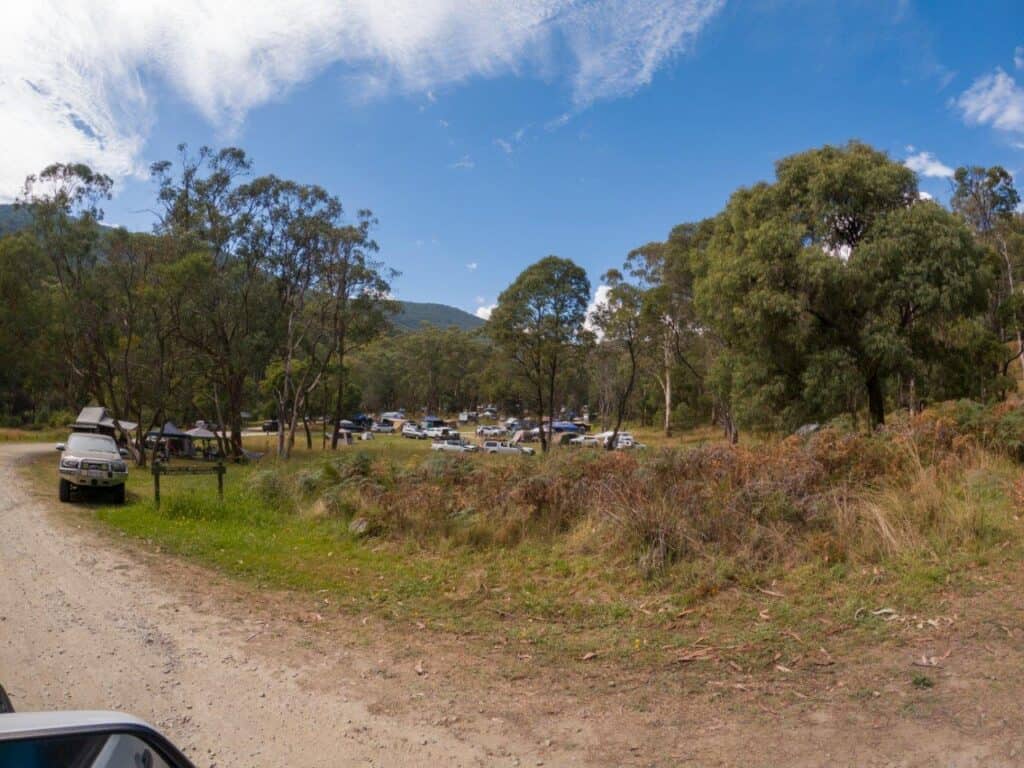 Caravan Overnight Farmstay; a new arsenal for finding camp sites