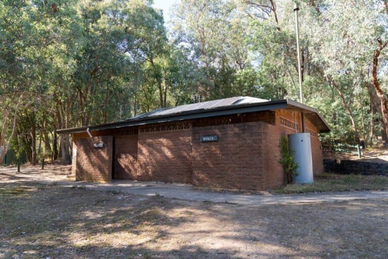 Lakeside Campground on Lake Eildon, with stunning views
