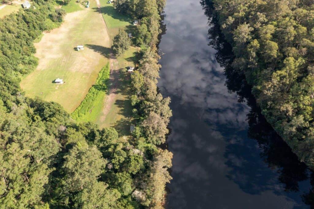 Shallow Crossing Campground; stunning riverfront camping - 4WDing Australia