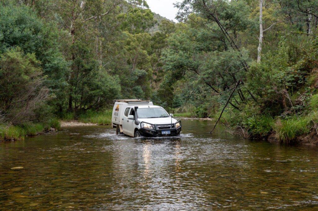 Crooked River Track; short, stunning scenery and lots of crossings ...