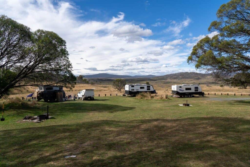 Bendeela Camping; wombats and river front bliss - 4WDing Australia