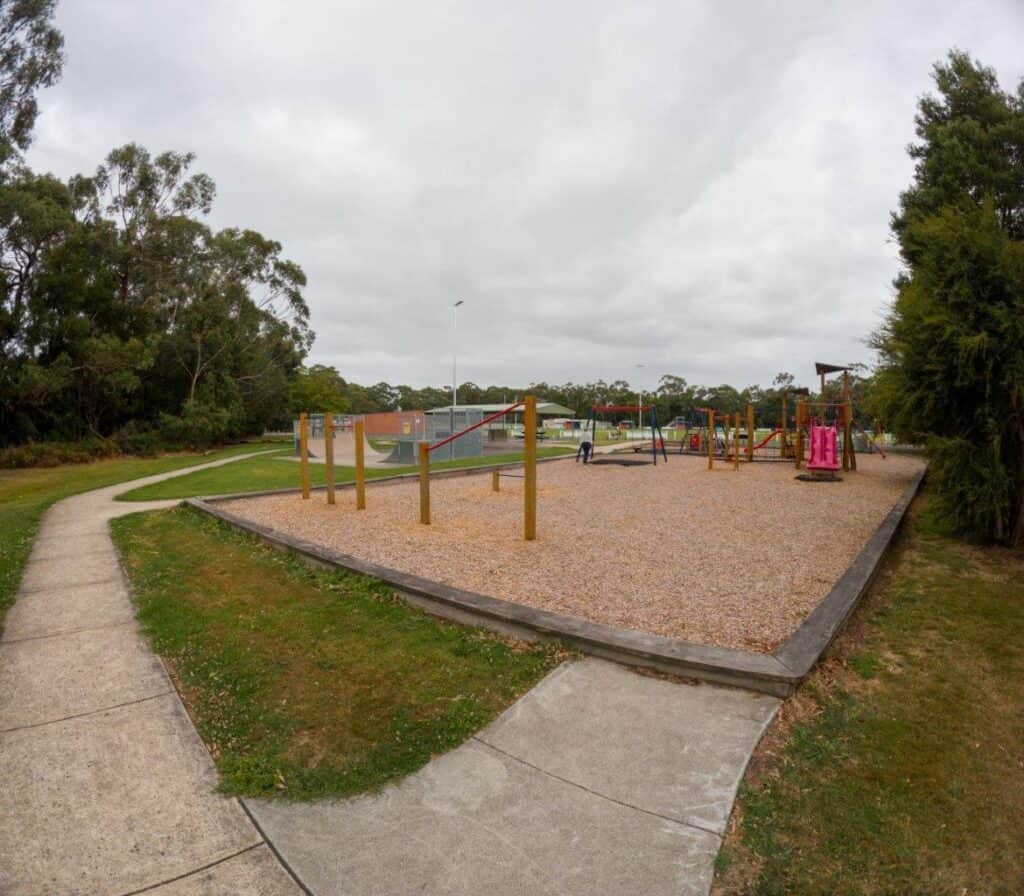 Meeniyan Reserve; great camping in a country town - 4WDing Australia