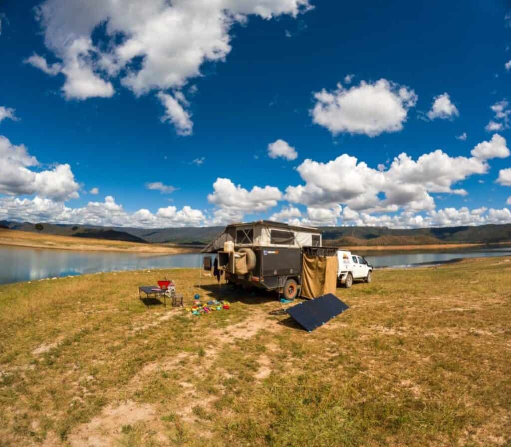 Blowering Dam Camping; incredible views - 4WDing Australia