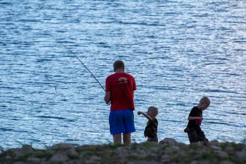 Blowering Dam Camping; incredible views - 4WDing Australia