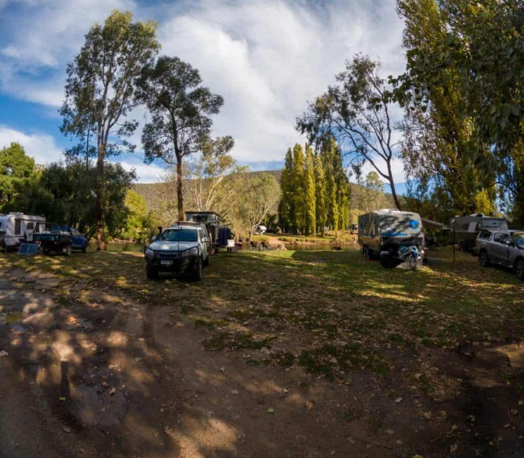 Jones Bridge Camp, overlooking the Tumut River - 4WDing Australia