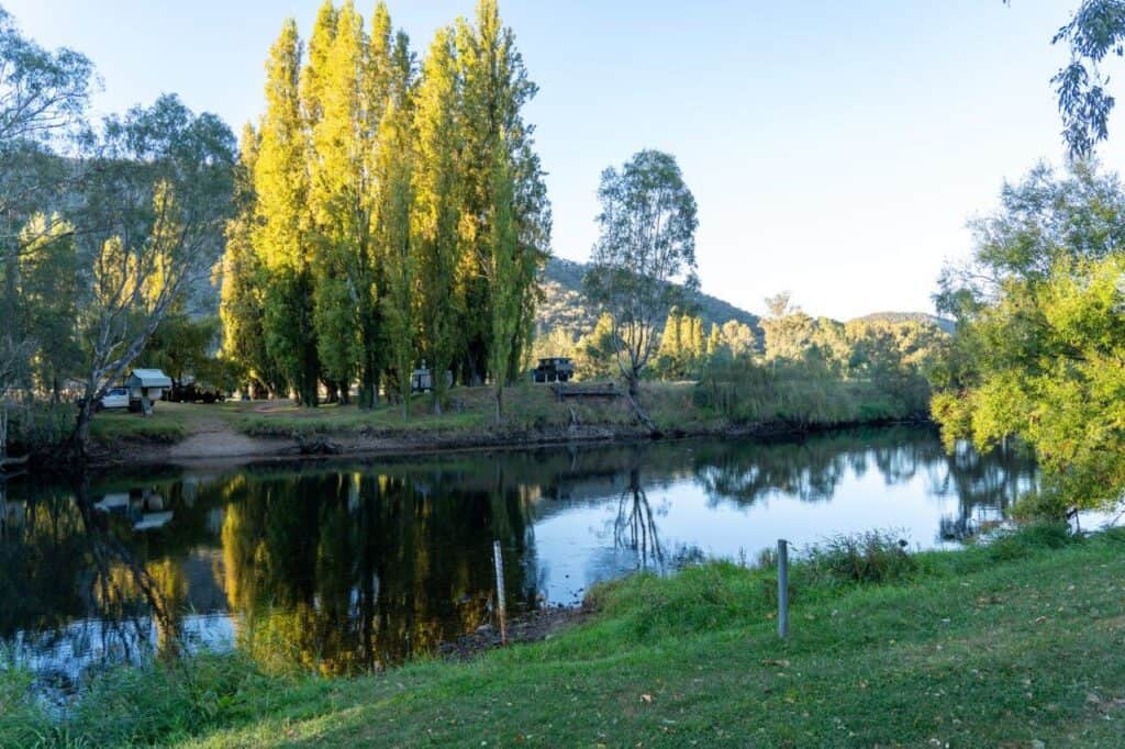 Jones Bridge Camp, overlooking the Tumut River - 4WDing Australia